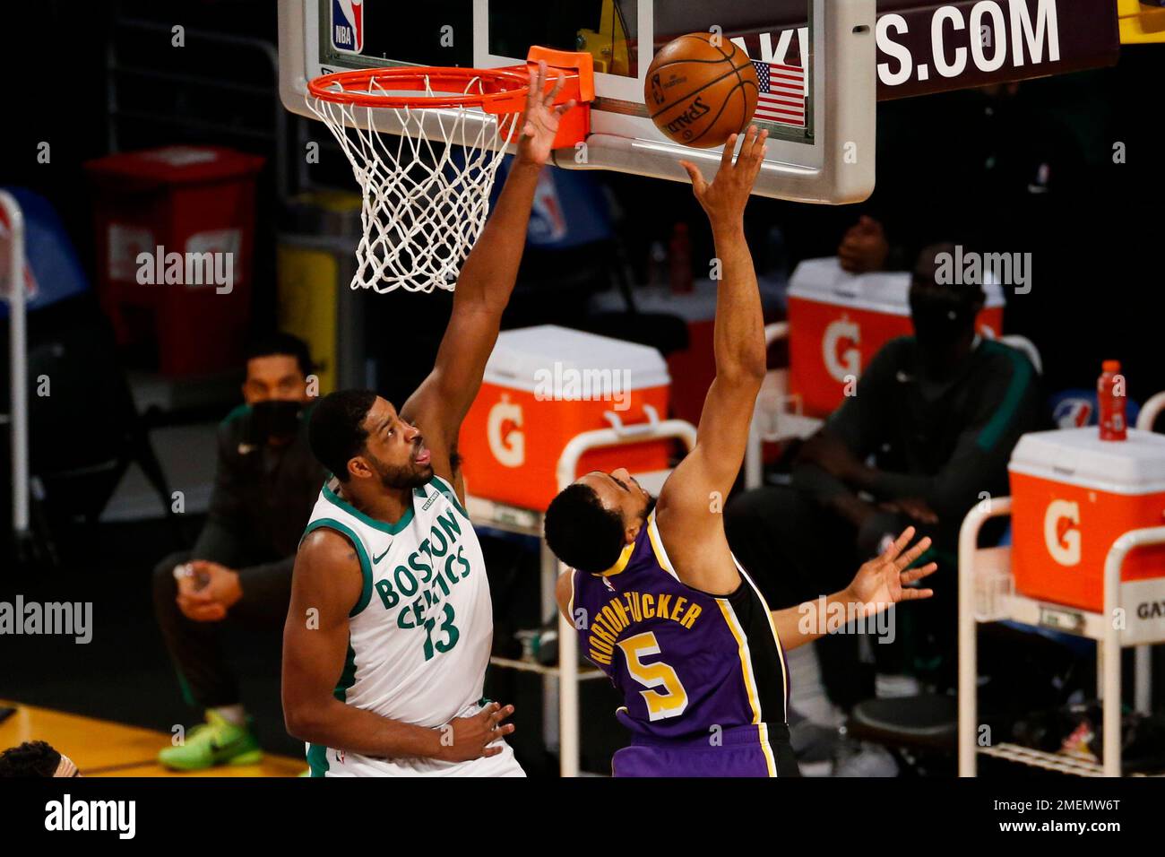 Los Angeles Lakers' Talen Horton-Tucker (5) goes to basket against ...