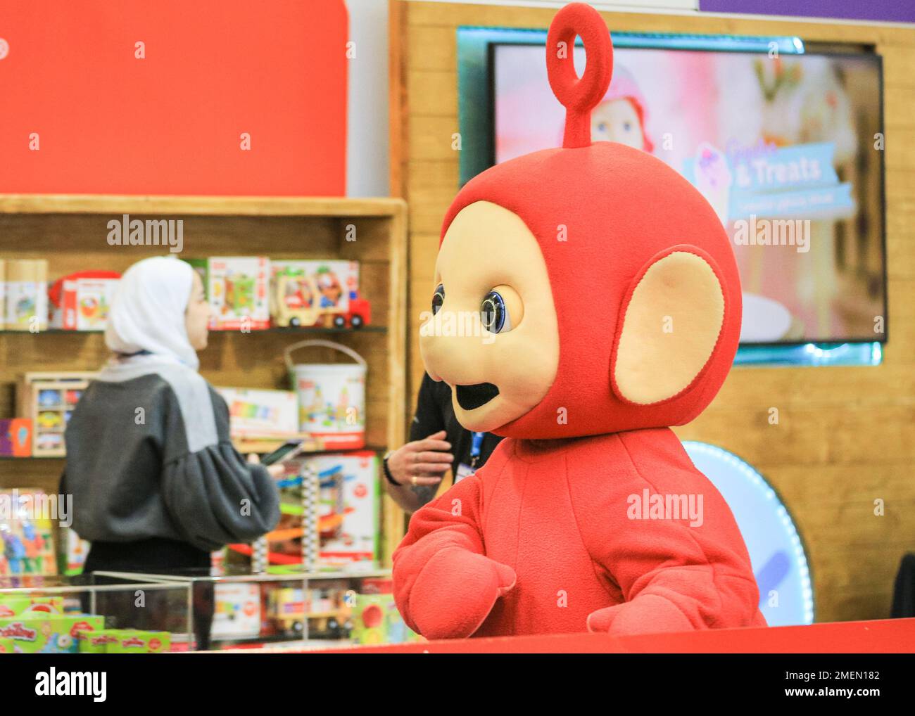 The teletubbies hi-res stock photography and images - Alamy🙌 Descubra o ... The teletubbies hi-res stock photography and images - Alamy🙌 Descubra o ...