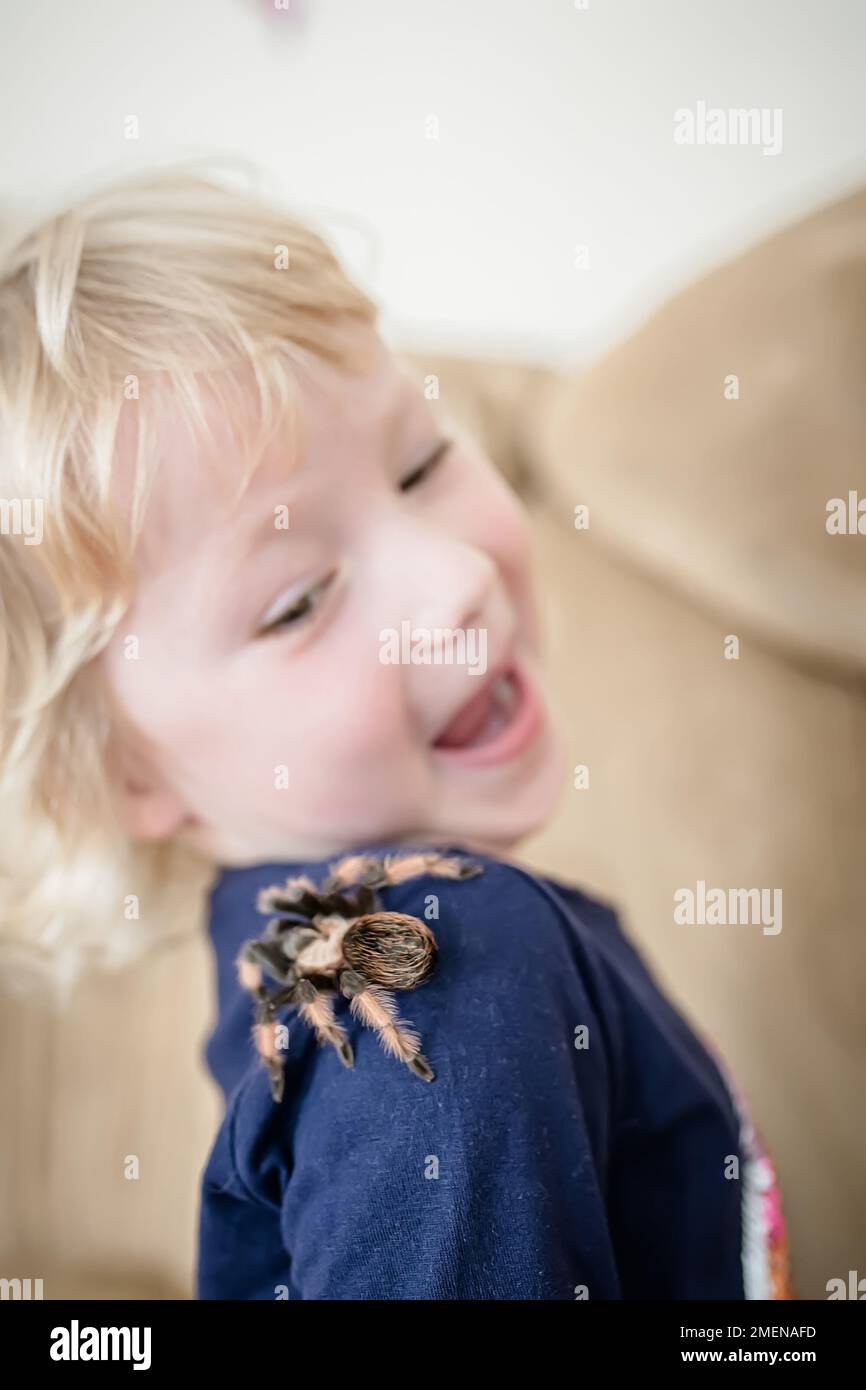 Fright teenager girl on hi-res stock photography and images - Alamy