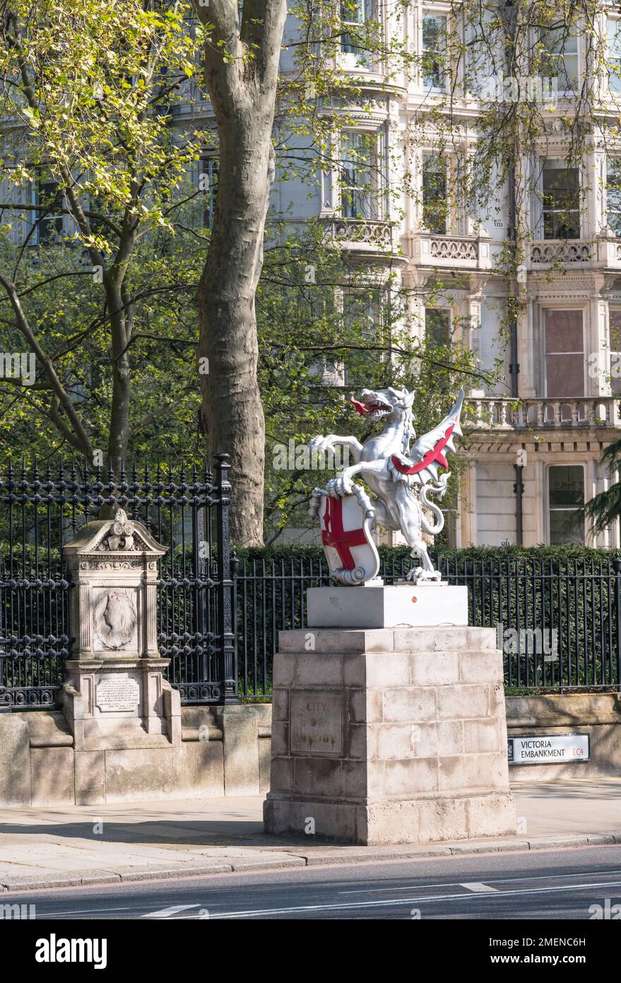 City of London Dragon Western Boundary Mark, Temple, London, England ...