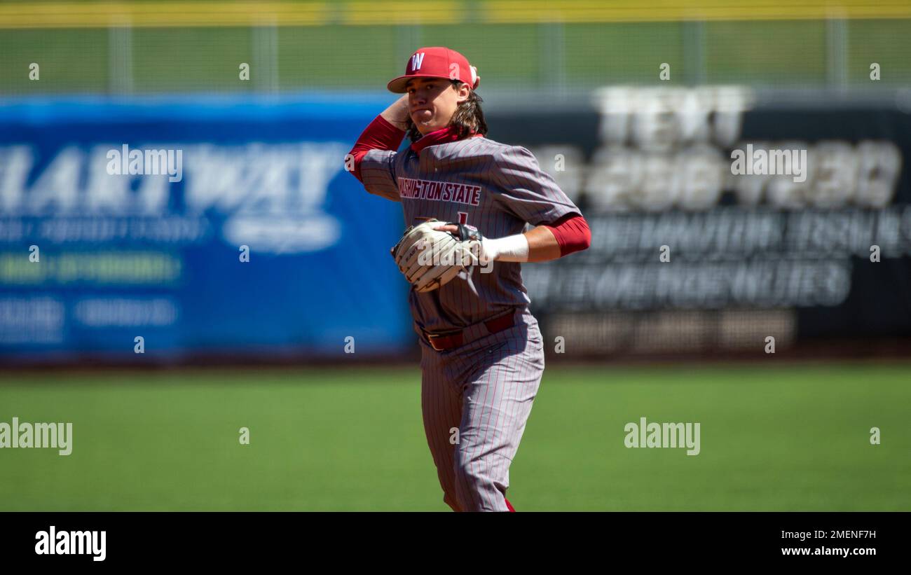 Washington St. infielder Kyle Russell (1) throws during an NCAA ...