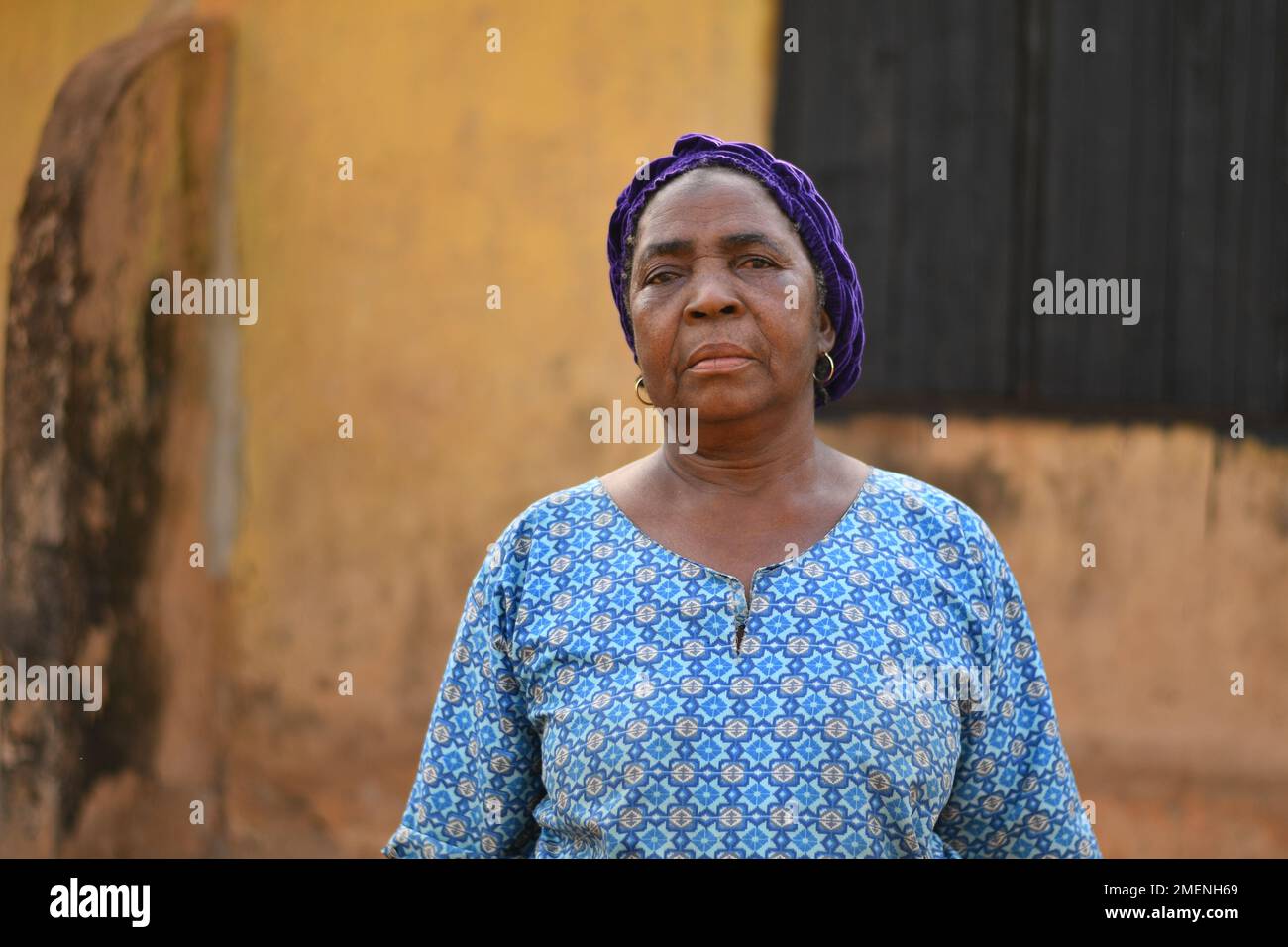 portrait of elderly african woman Stock Photo - Alamy
