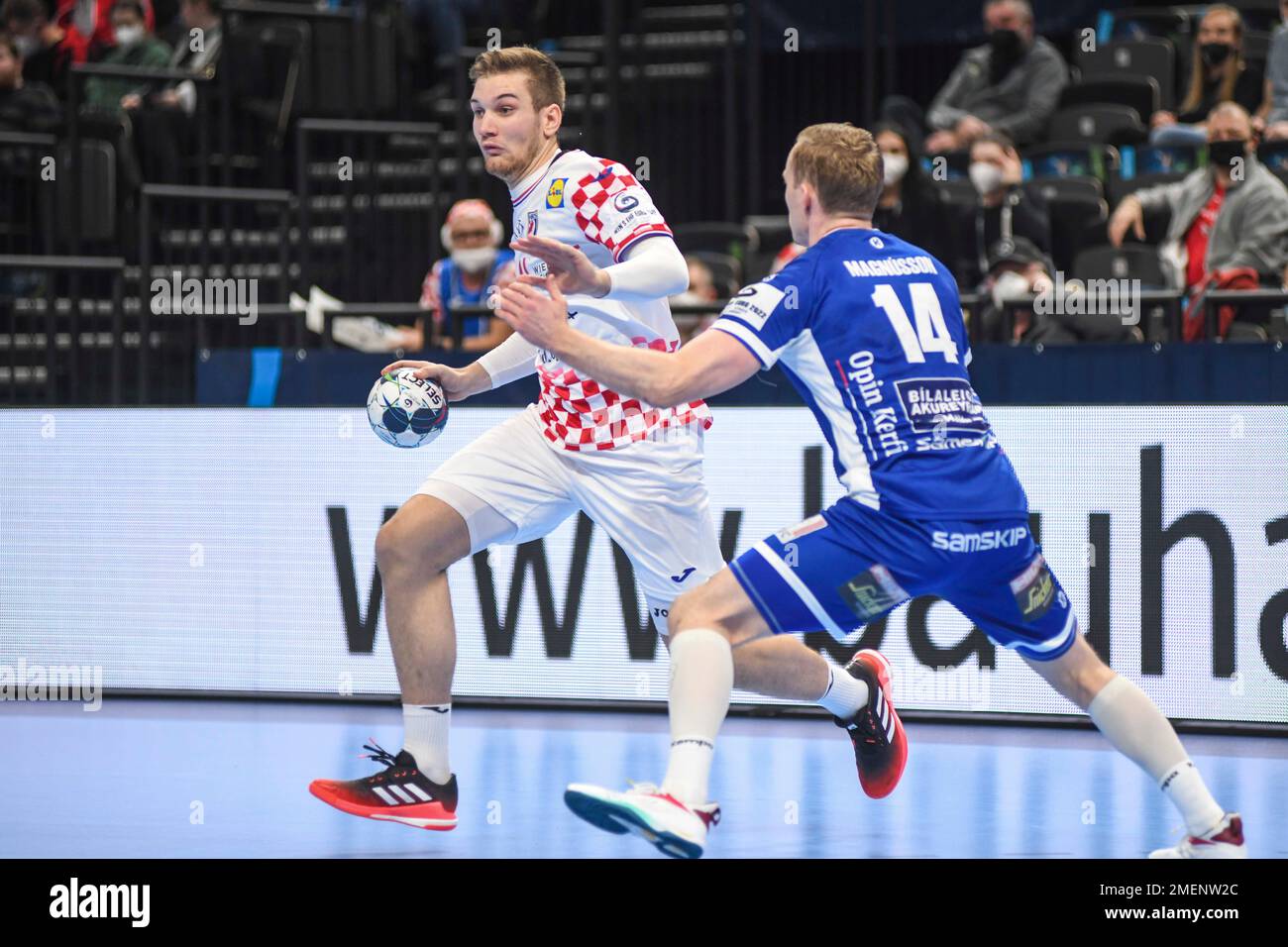 Tin Lucin (Croatia) against Iceland. EHF Euro 2022. Main Round Stock ...
