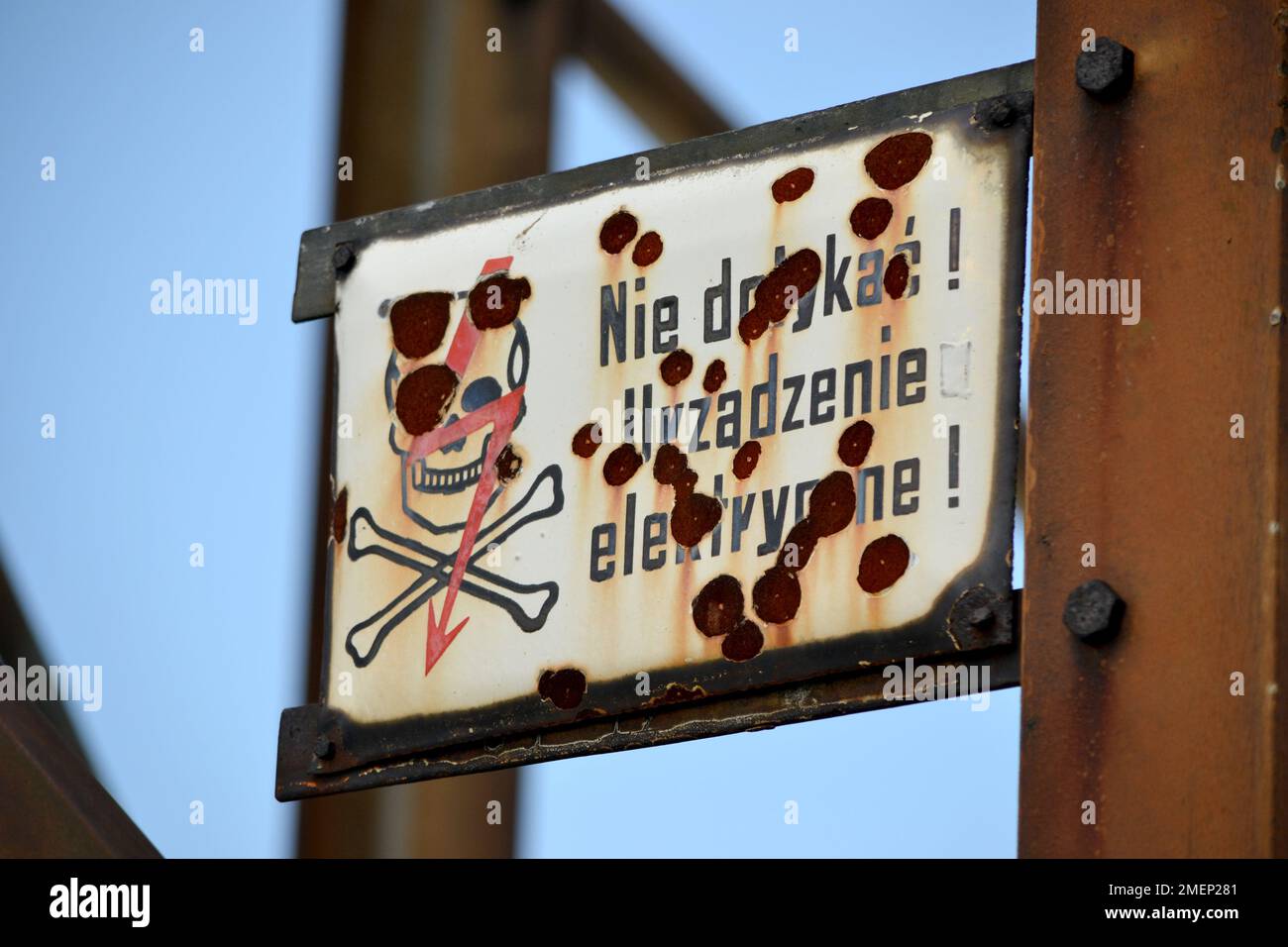 High voltage warning sign - skull, thunderbolt sign and crossed bones ...