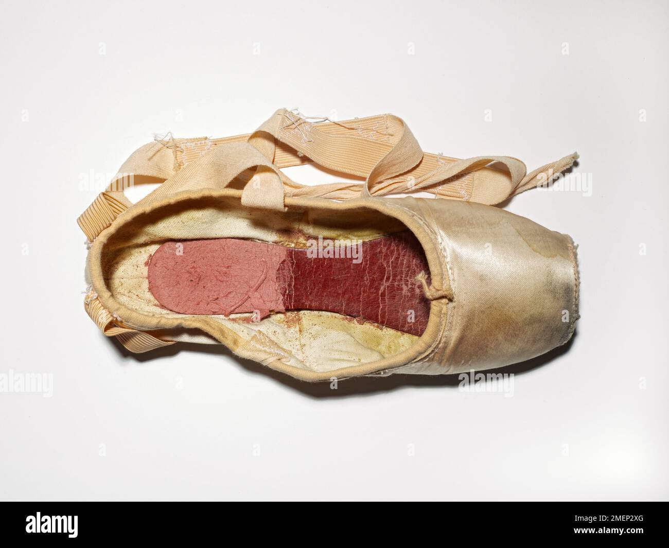 Vintage pointe ballet shoe Stock Photo - Alamy