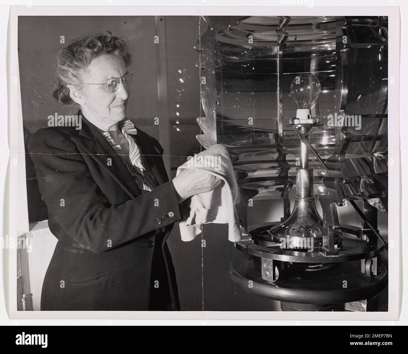 Mrs. Fanny May Salters, the only woman lighthouse keeper in the U.S ...