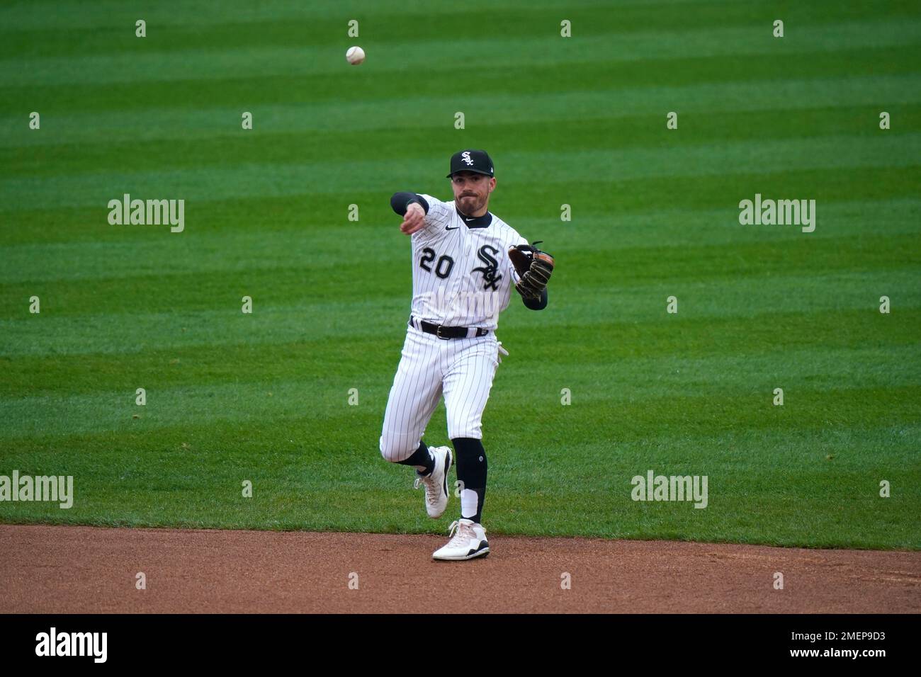 Chicago White Sox shortstop Danny Mendick warms up during the first ...