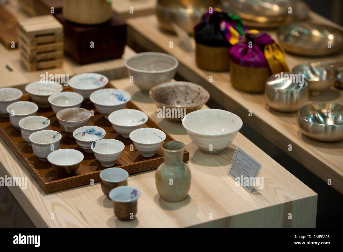 South Korea, Seoul, Insa-dong, ceramic pottery Stock Photo - Alamy