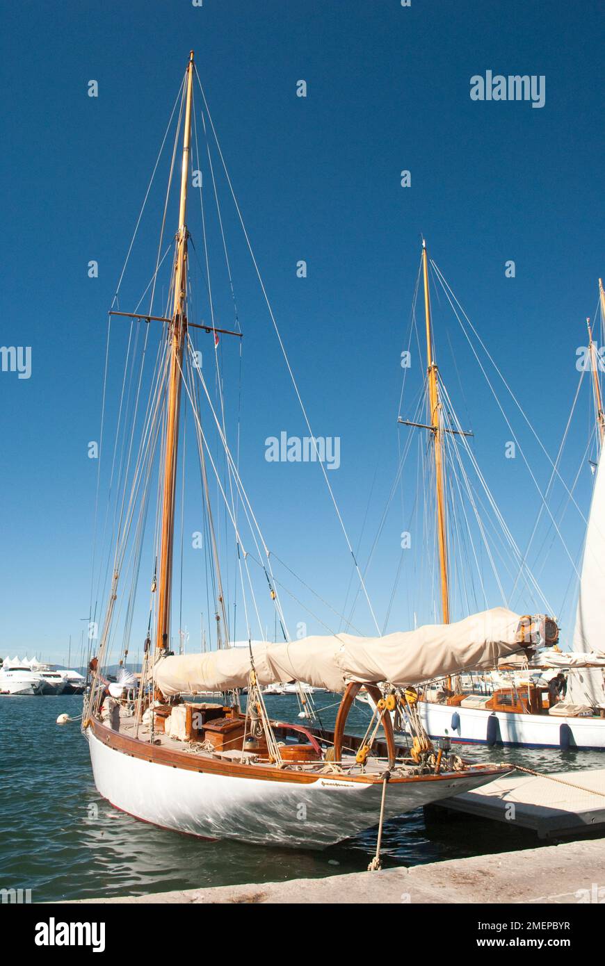 France, Var, St Tropez (Saint-Tropez), St Tropez, Vieux Port, sailing ...