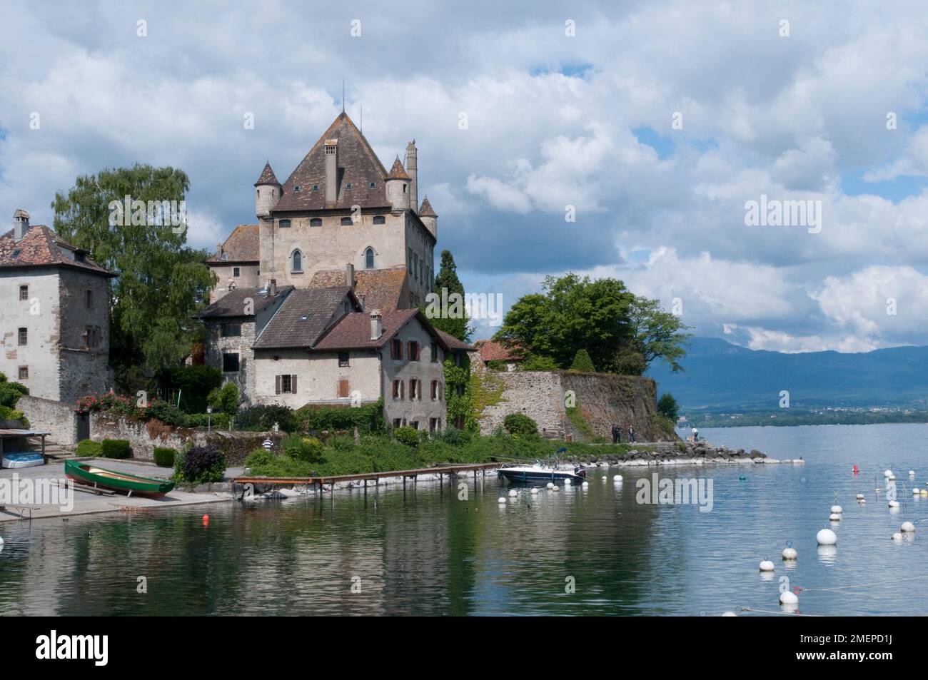 France, Rhone-Alpes, Haute-Savoie, Yvoire, village on Lake Geneva (Lac ...