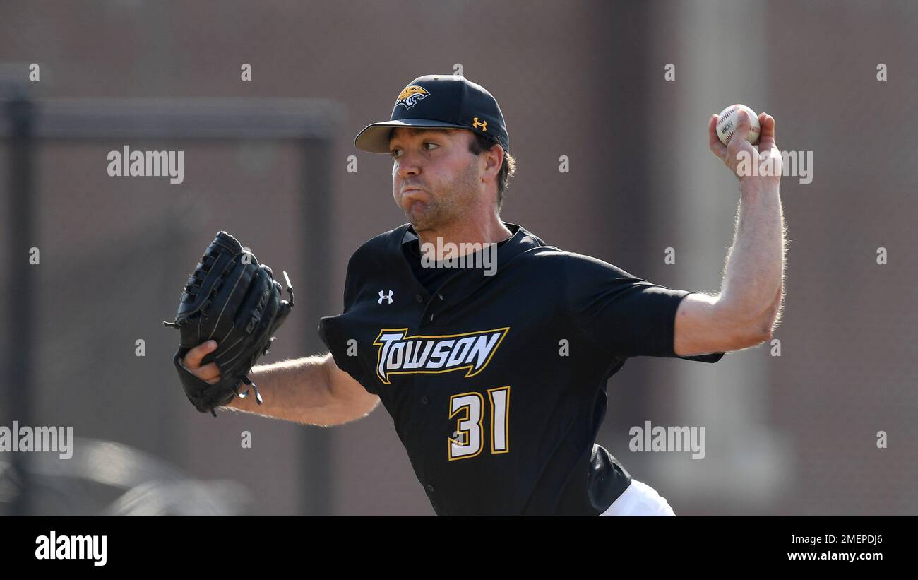 Towson pitcher Teddy Blumenauer (31) pitches against Navy during an ...