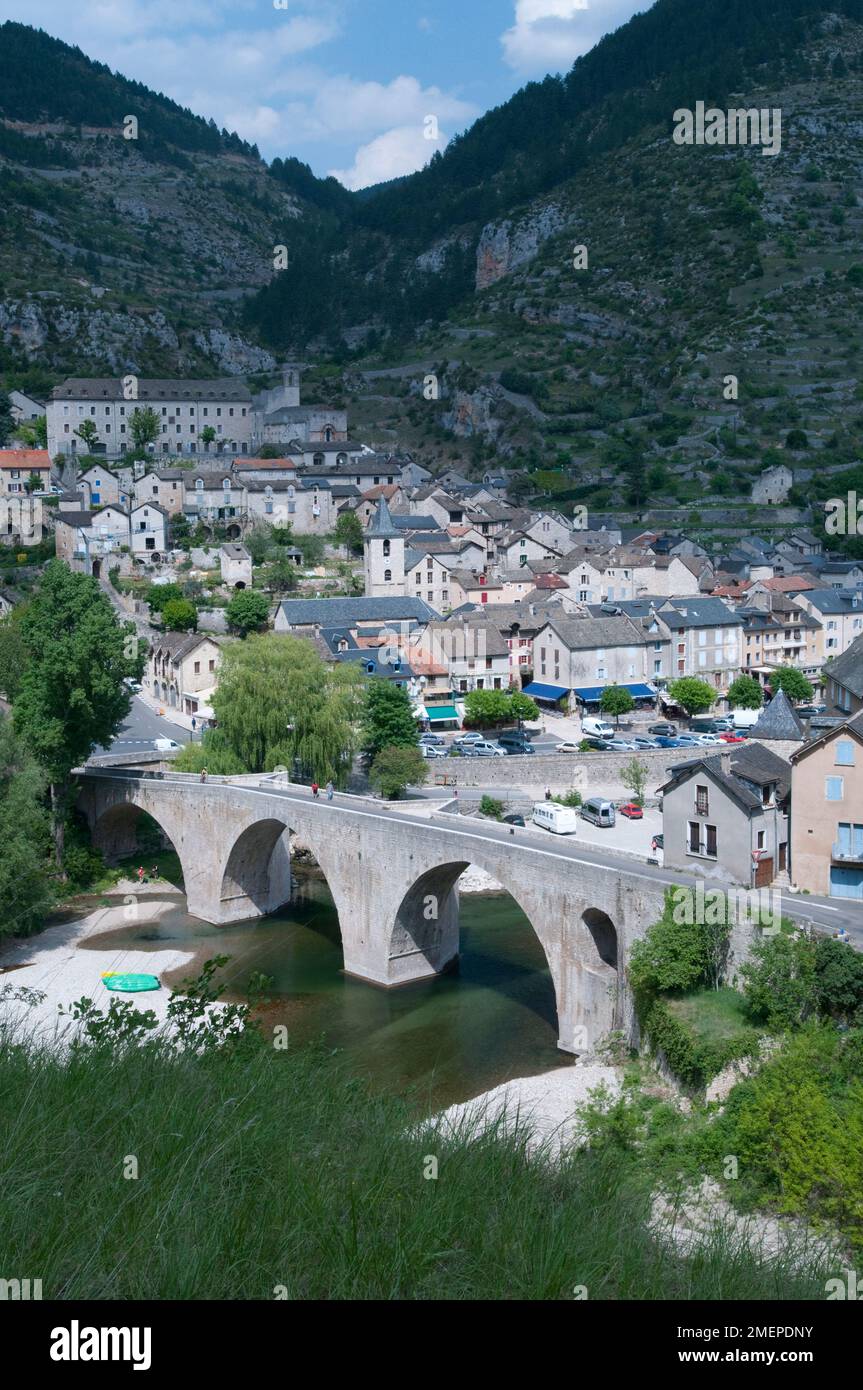 France, Languedoc-Roussillon, Lozere, Sainte-Enimie, river Tarn gorge ...