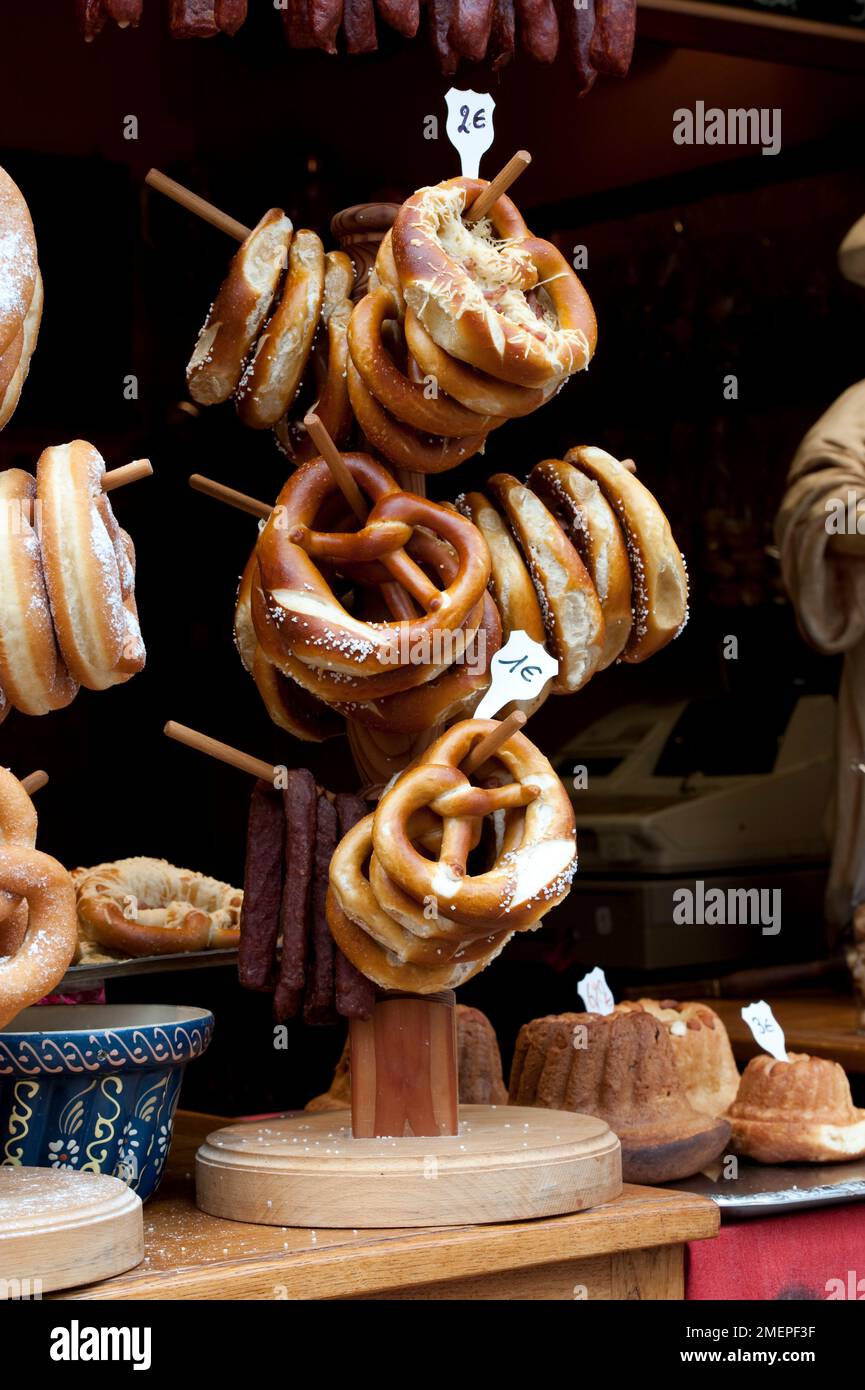 Pretzels food stall hi-res stock photography and images - Alamy