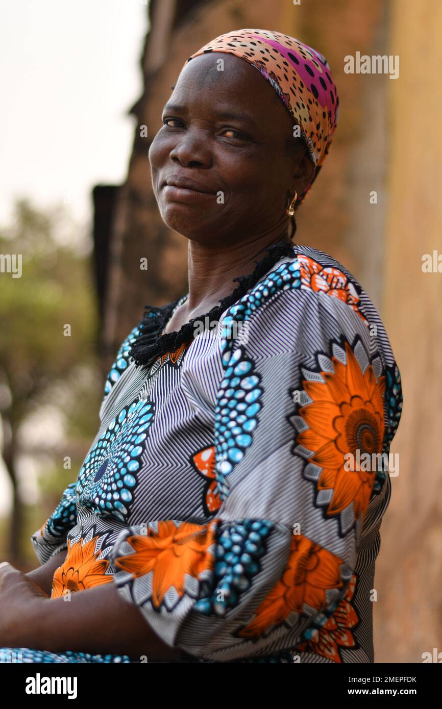 portrait of elderly african woman Stock Photo - Alamy