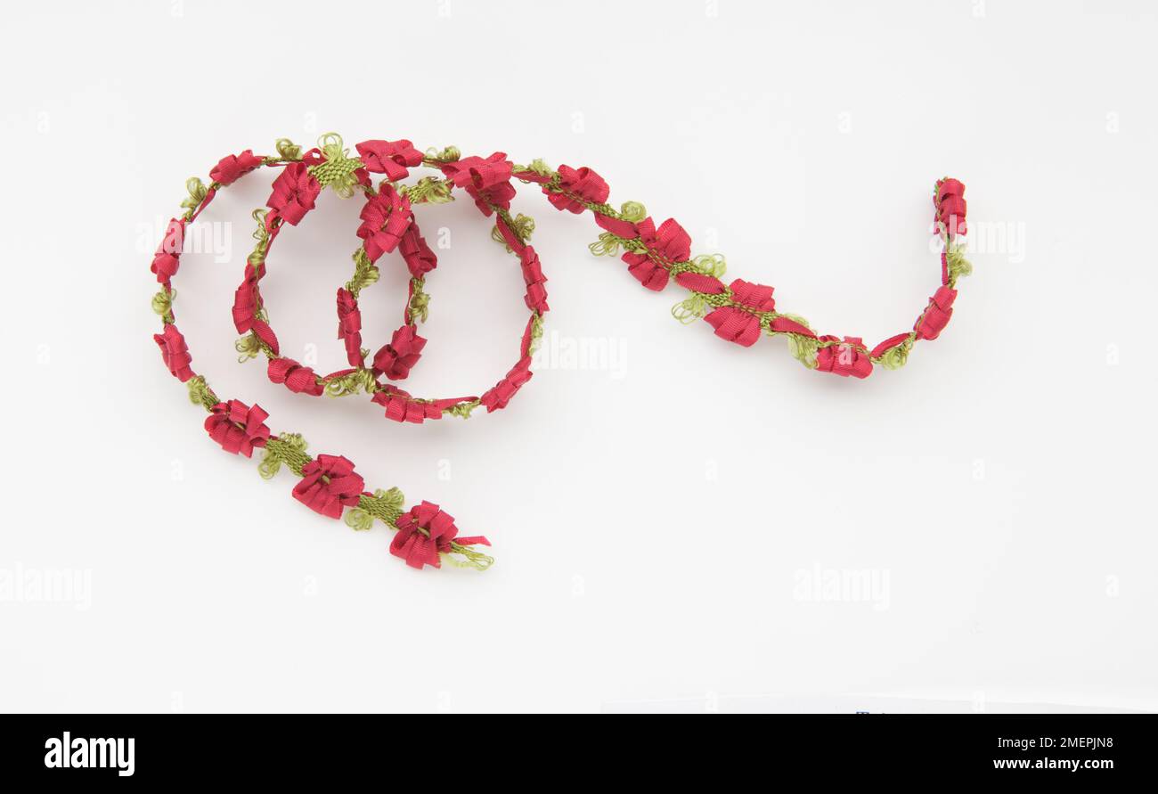 Green and red floral pattern hi-res stock photography and images - Alamy