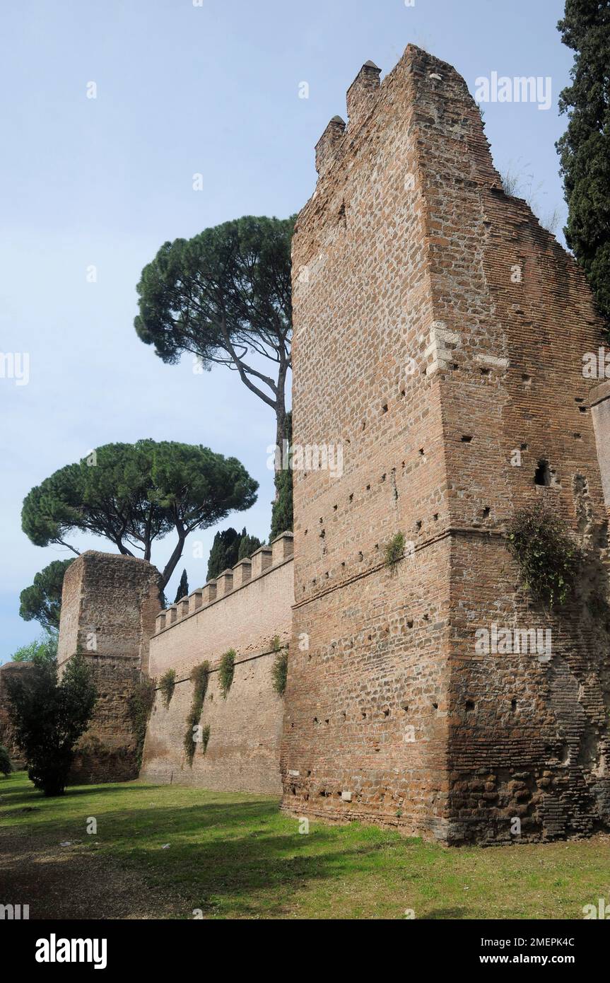Italy, Lazio, Rome, Testaccio, Piramide de Caius Cestius, city walls ...