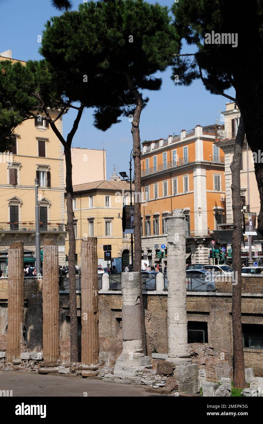 Italy, Lazio, Rome, Centro Storico, Area Sacra dell'Argentina, temple ...