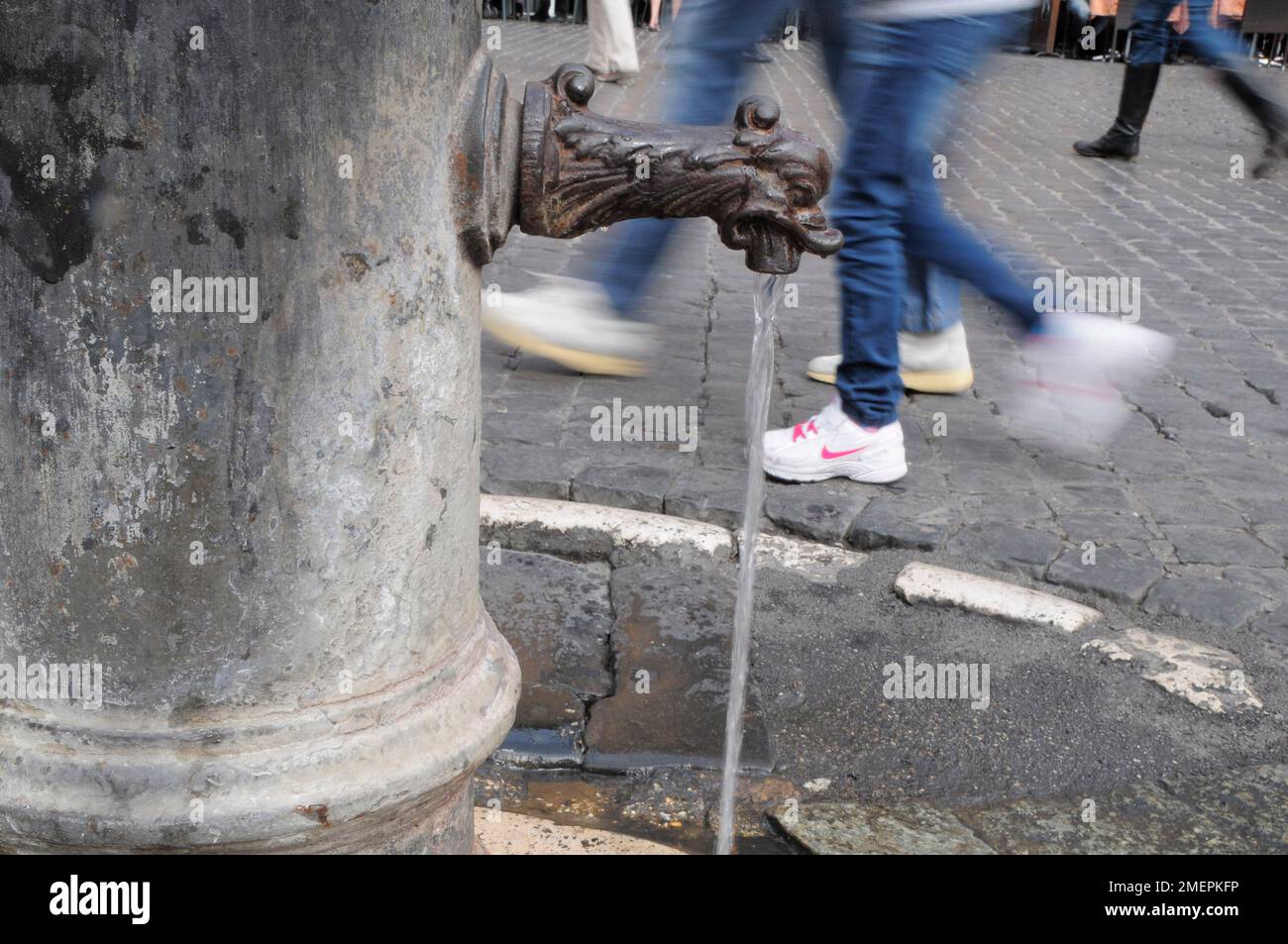 Italy, Lazio, Rome, Centro Storico, Pantheon, water fountain, Piazza ...