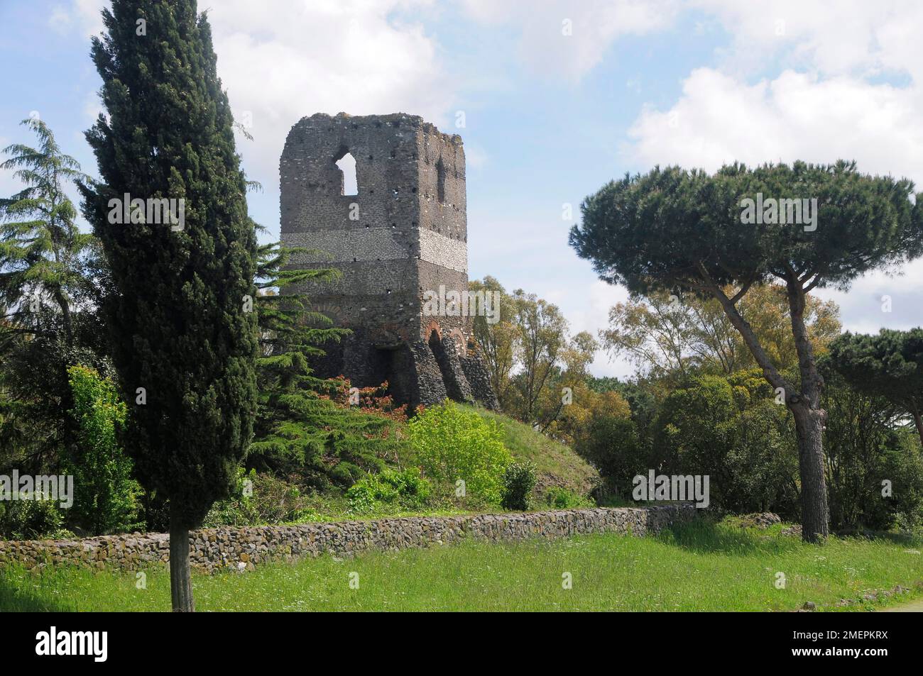 Scattered ruins hi-res stock photography and images - Alamy