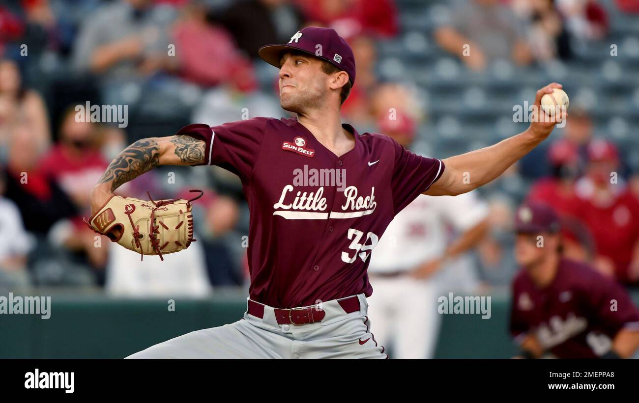 Little Rock pitcher Sawyer Smallwood (39) against Arkansas during an ...