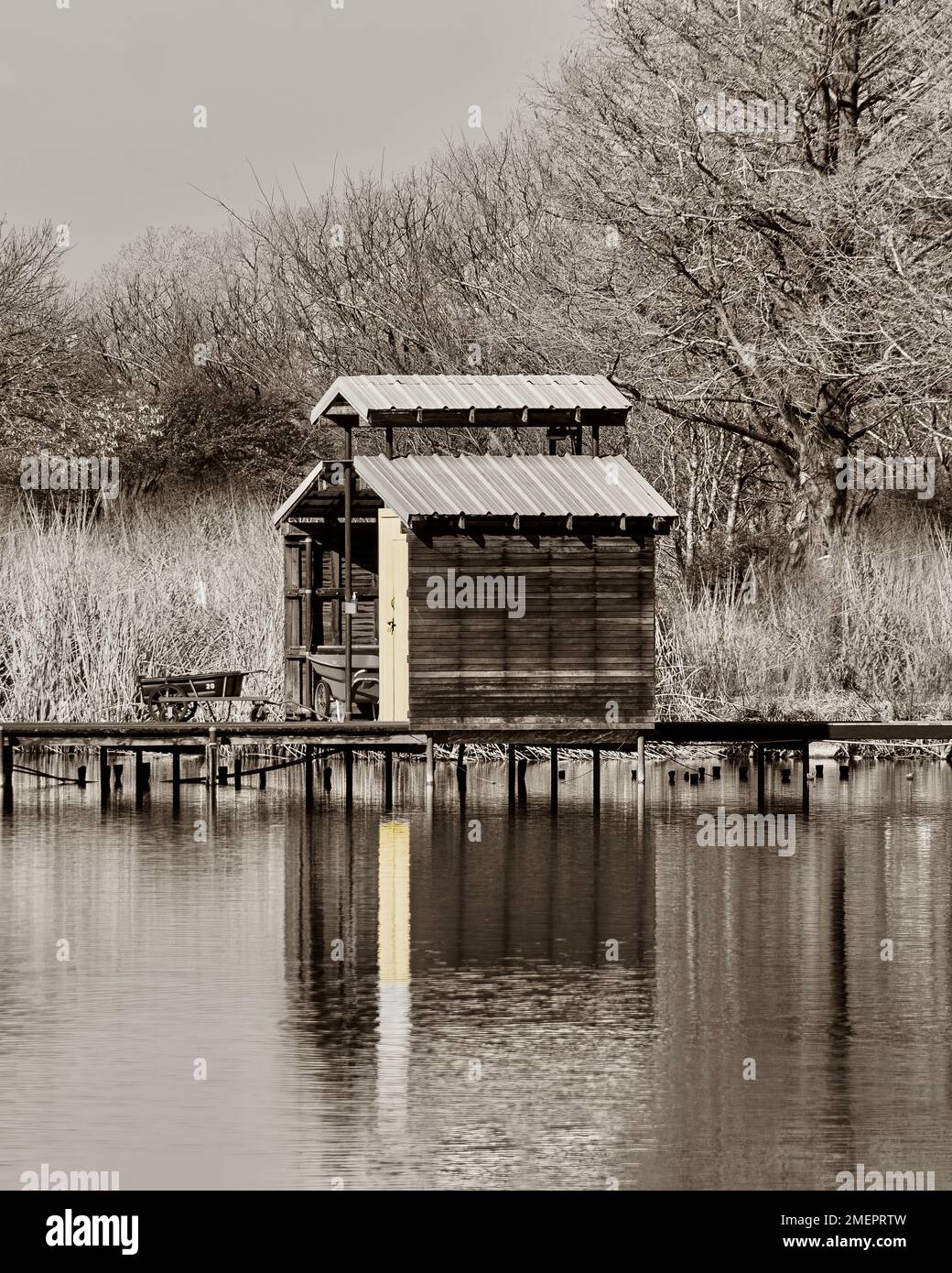Dock hut hi-res stock photography and images - Alamy