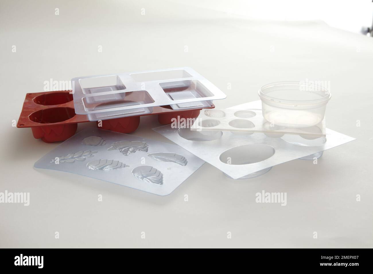 Molding containers hi-res stock photography and images - Alamy