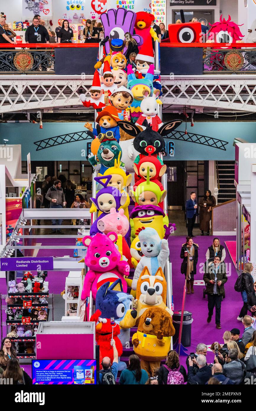 London, UK. 24th Jan, 2023. The Character parade of giant soft toy ...