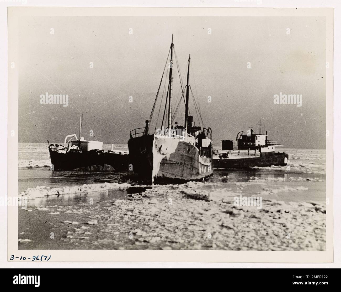 Coast Guard icebreakers operate in Chesapeake Bay, clearing paths ...