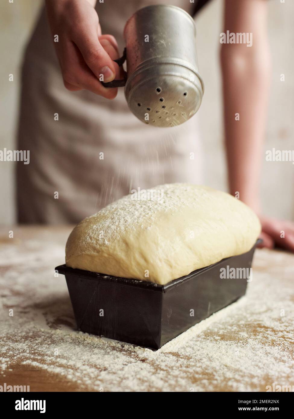Flour on bread hi-res stock photography and images - Alamy