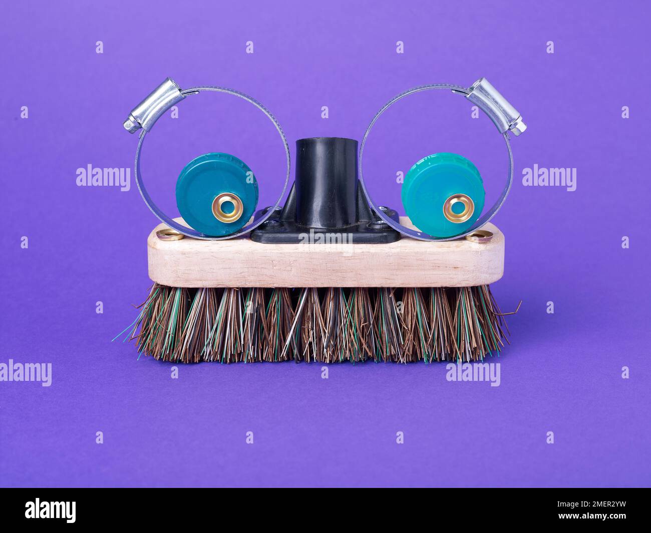 Robot made from brush head Stock Photo - Alamy