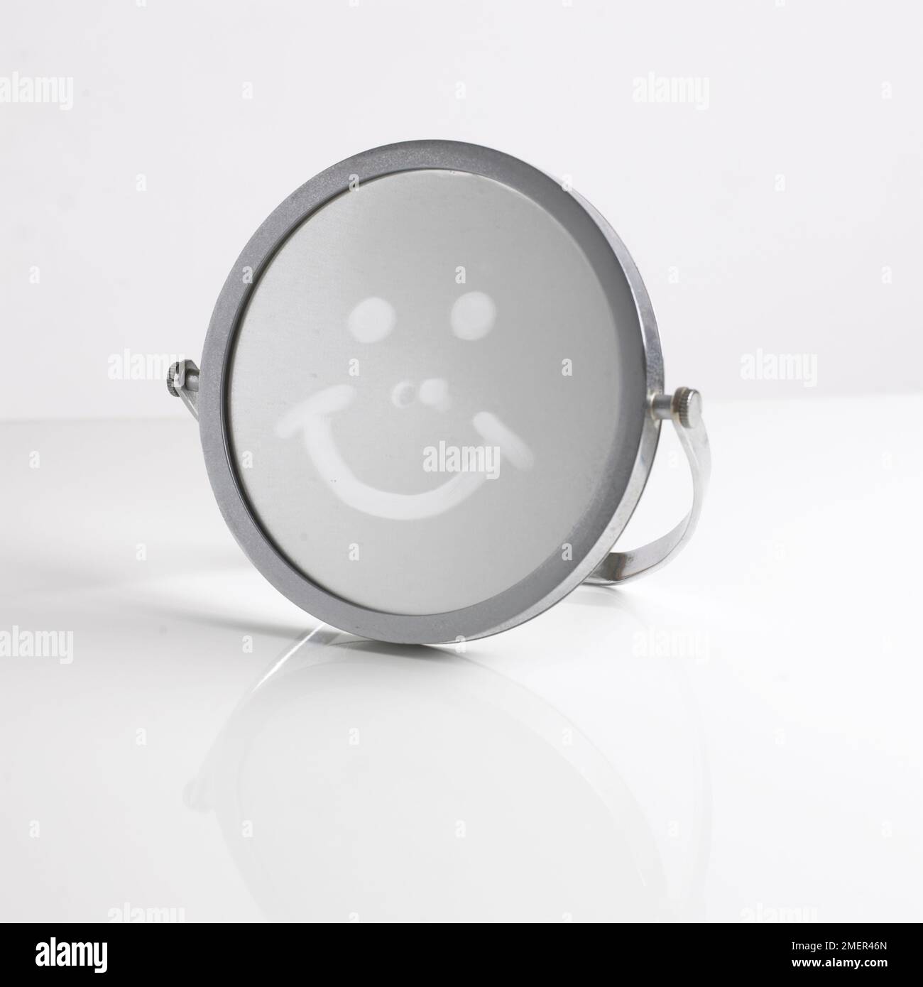 Face to face with mirror hi-res stock photography and images - Alamy