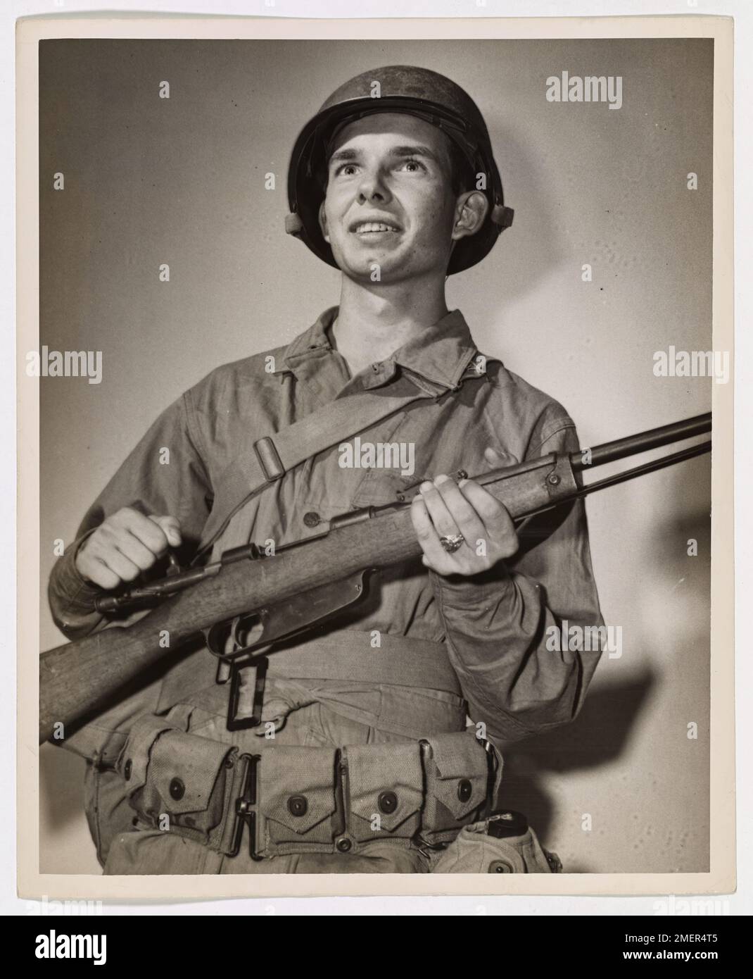 Italian army rifle hi-res stock photography and images - Alamy