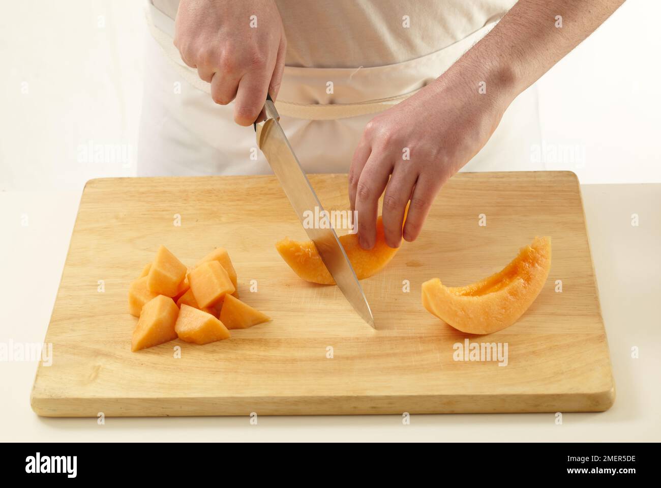 Dicing board hi-res stock photography and images - Alamy