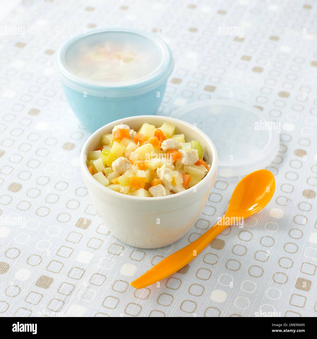 Pot of chicken vegetable stew Stock Photo - Alamy