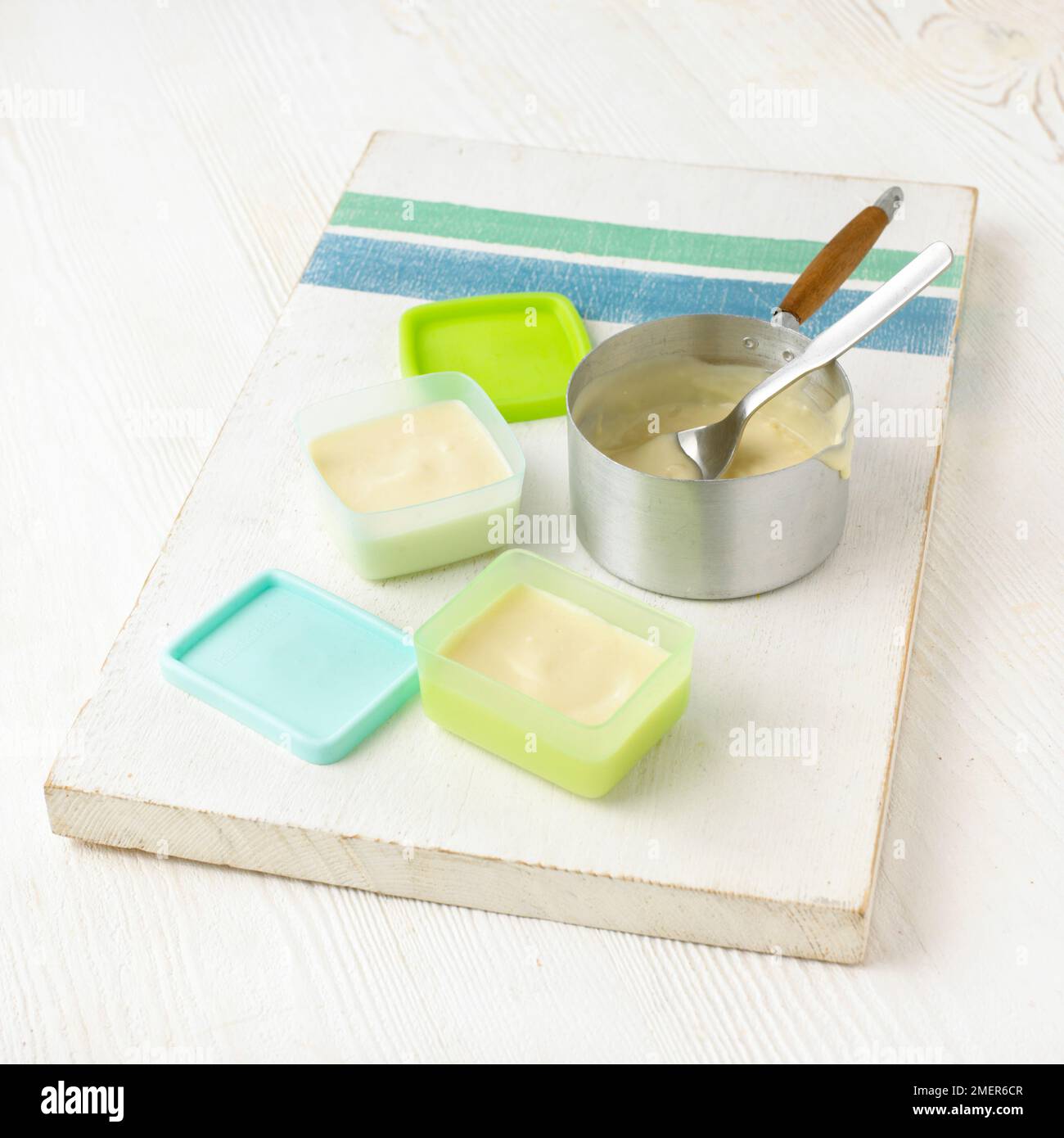 Plastic boxes hi-res stock photography and images - Alamy