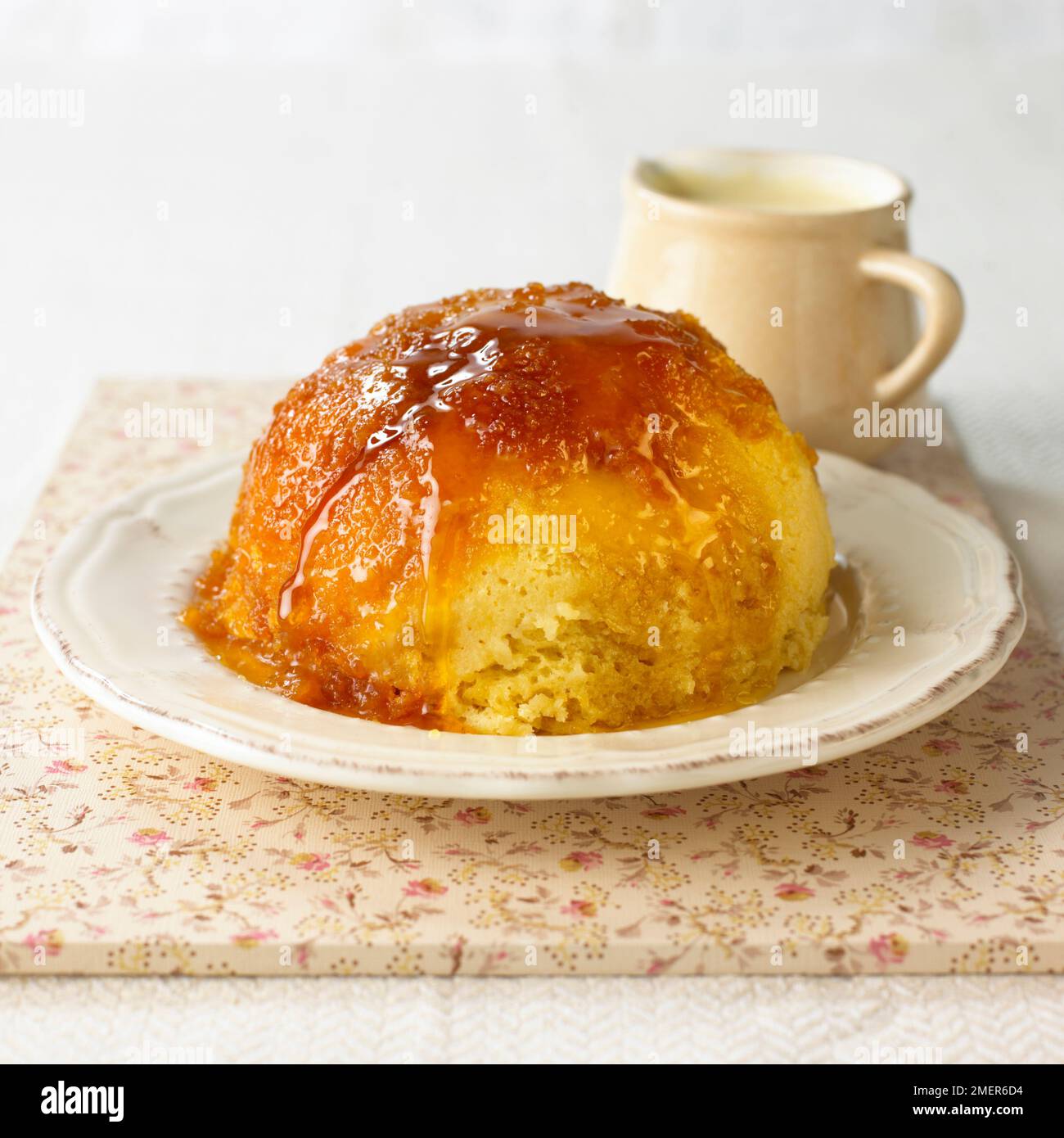 Treacle pudding sponge hi-res stock photography and images - Alamy