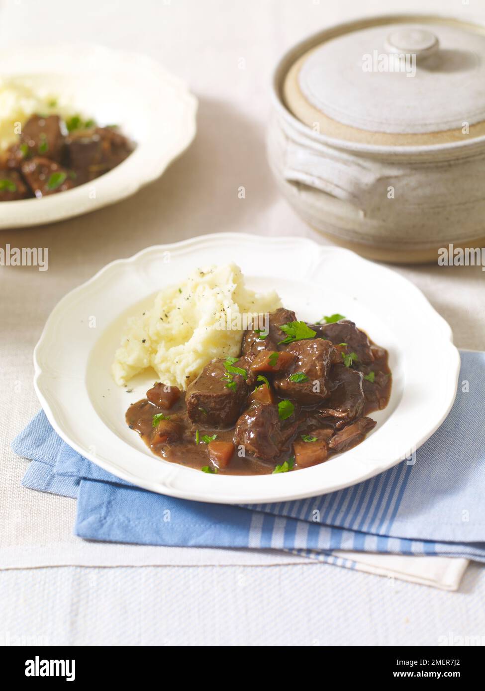 Beef stew and mash hi-res stock photography and images - Alamy