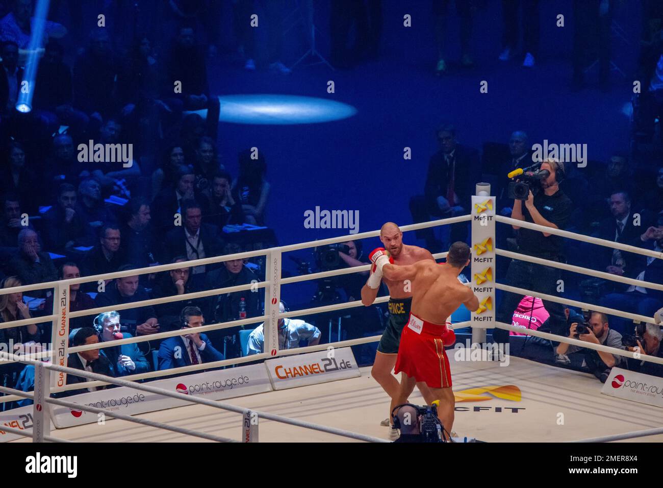 11-28-2015 Dusseldorf, Germany. Wladimir Klitschko is preparing to ...