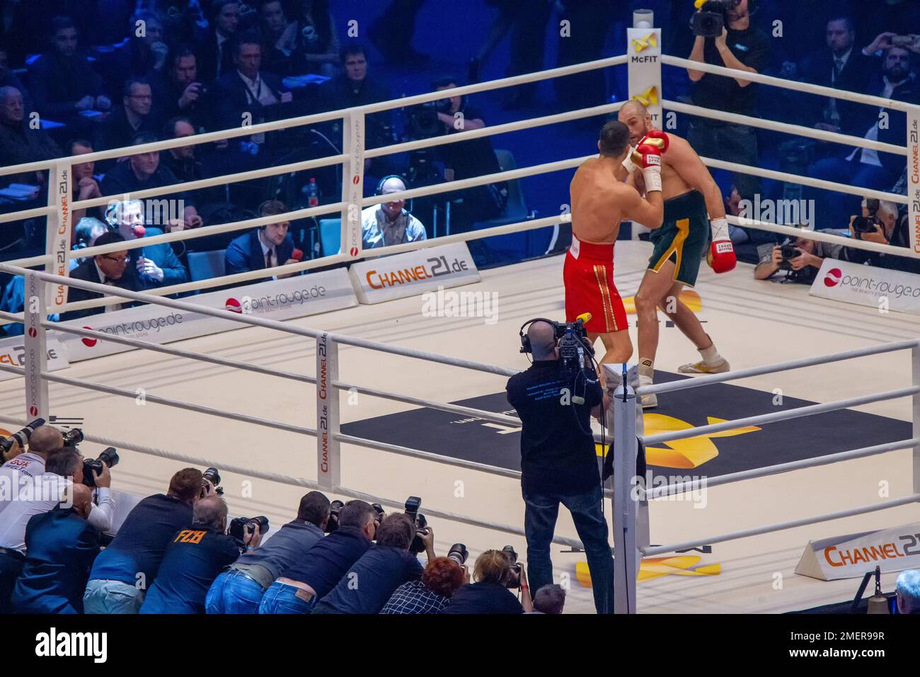 Heavyweight champion belt hi-res stock photography and images - Alamy