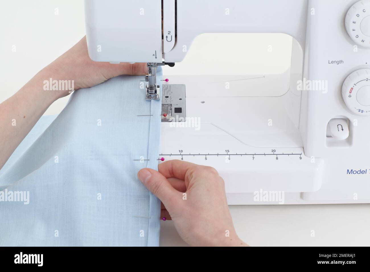 Pin making machine hi-res stock photography and images - Alamy