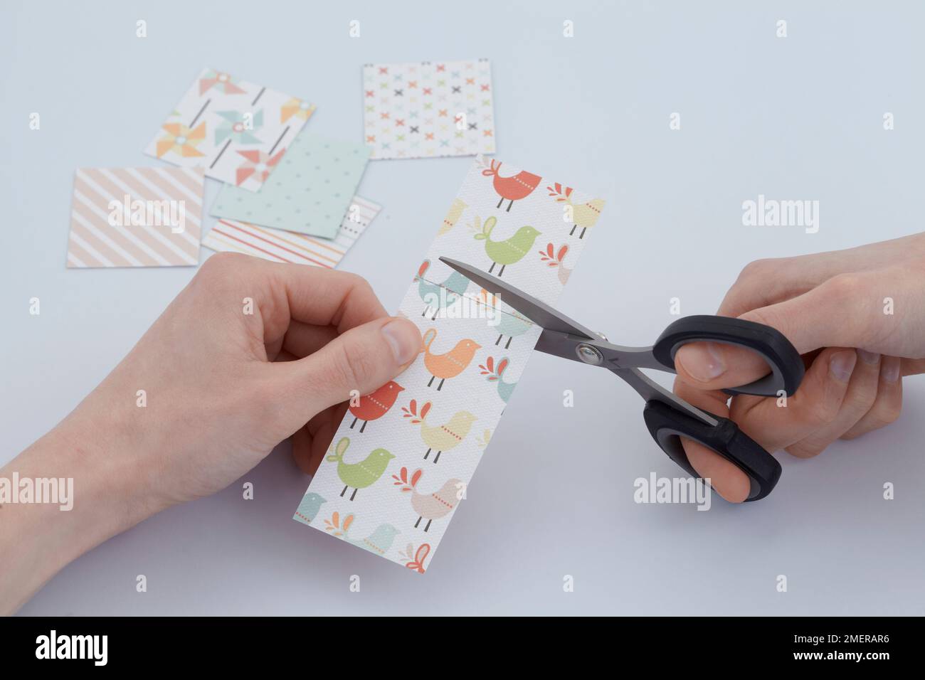 Paper craft cutting hi-res stock photography and images - Alamy