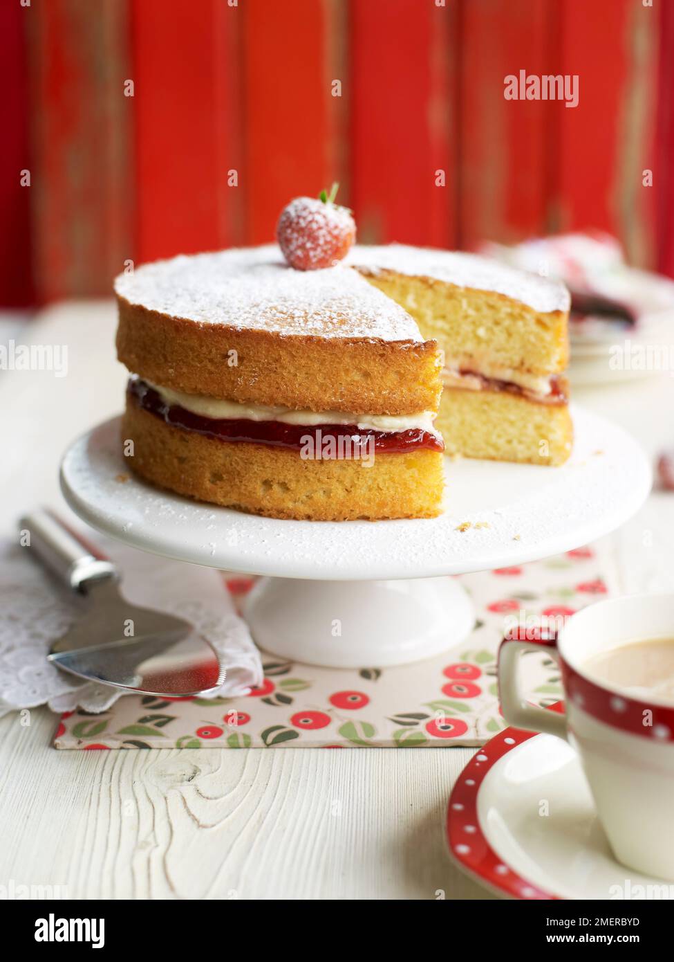 Victoria sponge cake Stock Photo - Alamy