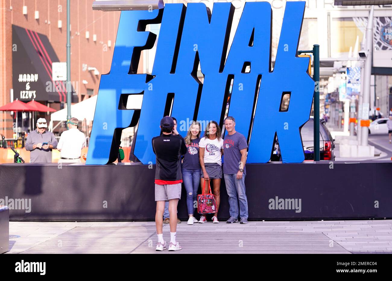 Fans pose with a Final Four logo before Baylor plays Gonzaga in the ...