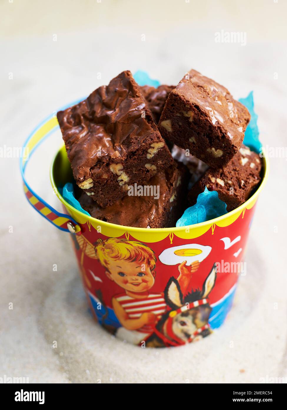 Bucket with chocolate hi-res stock photography and images - Alamy