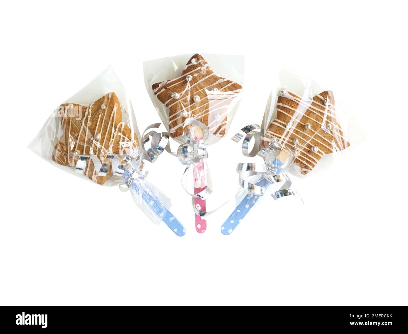Gingerbread with cut out star hi-res stock photography and images - Alamy