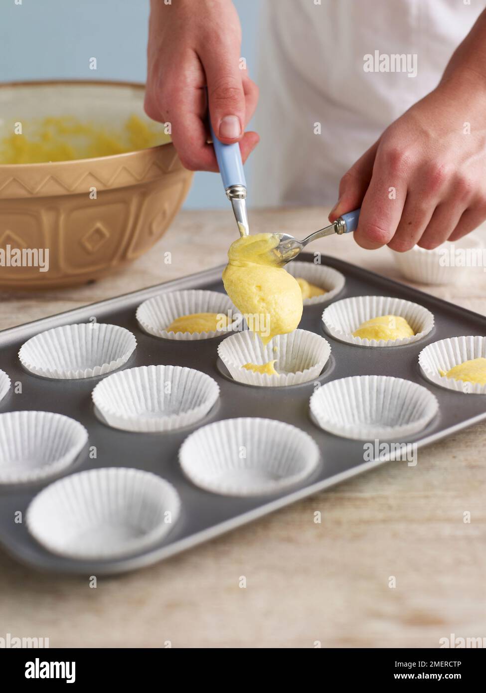 Sponge cake mixture hi-res stock photography and images - Alamy