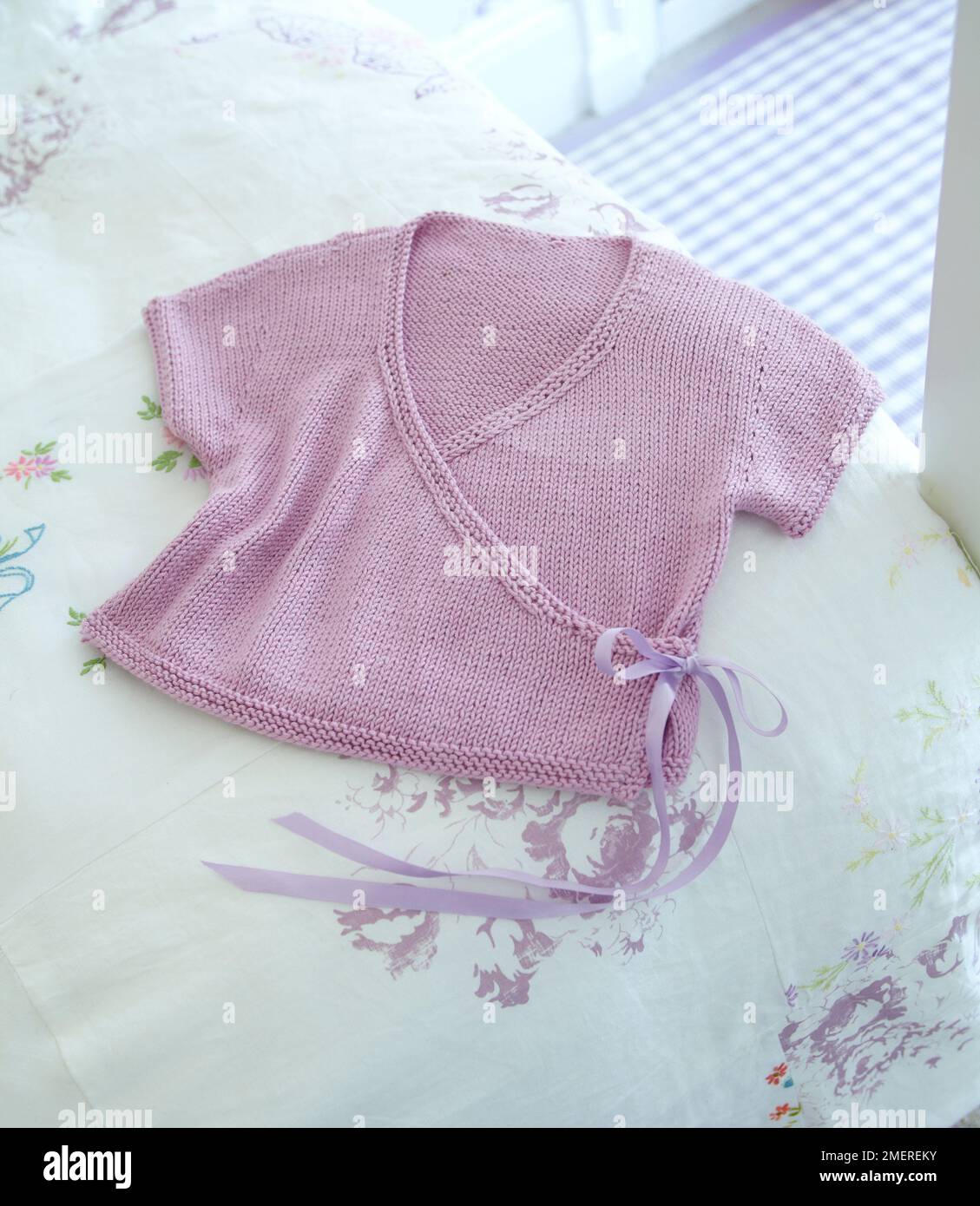 Wrap cardigan hi-res stock photography and images - Alamy