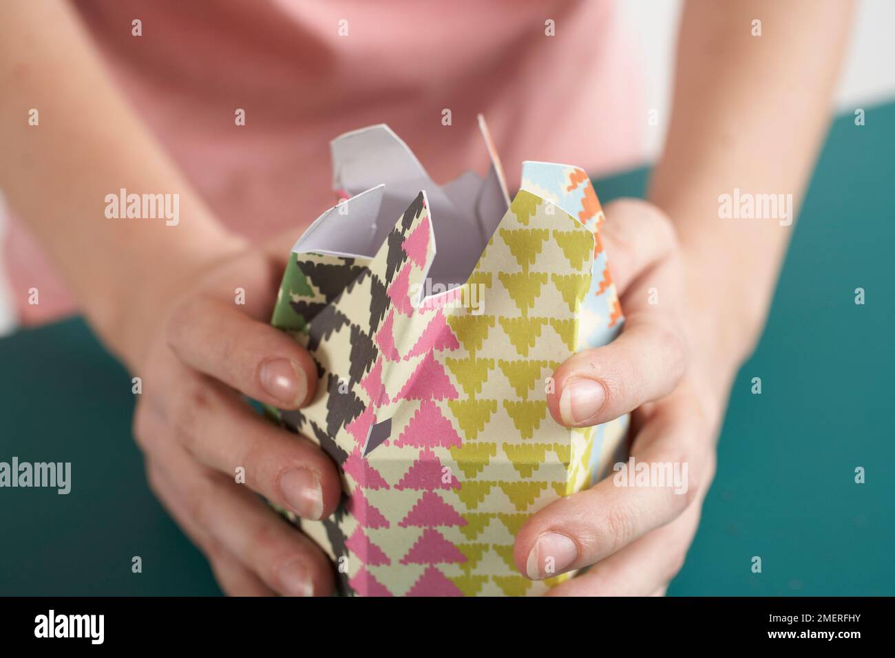 Twist top boxes hi-res stock photography and images - Alamy