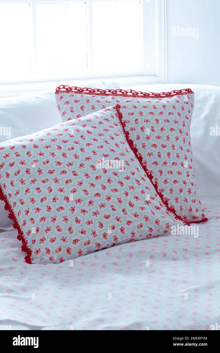 Red crocheted edging hi-res stock photography and images - Alamy