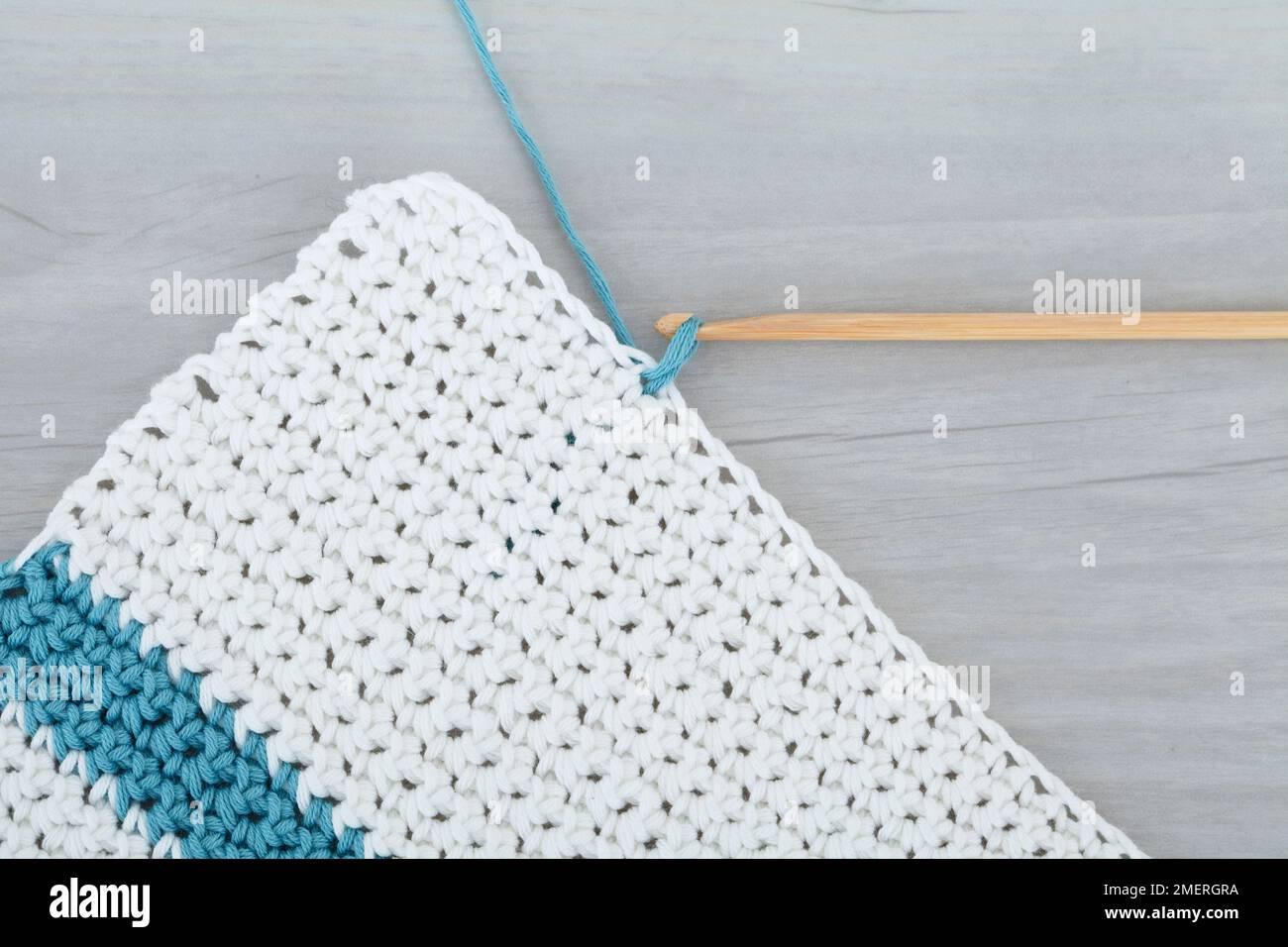 Crocheting a wash cloth Stock Photo - Alamy